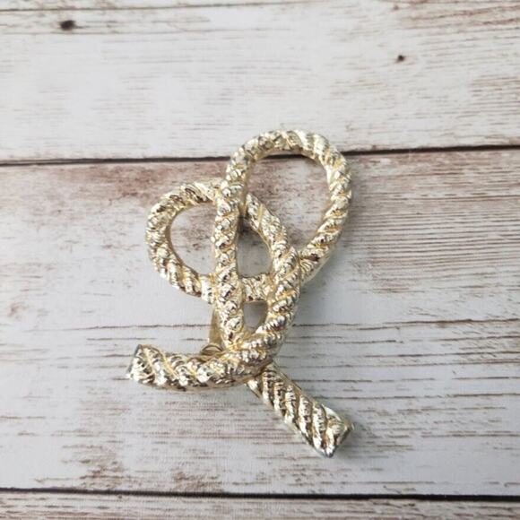Vintage | Jewelry | Vintage Brooch Pin Light Gold Tone Looped Woven ...
